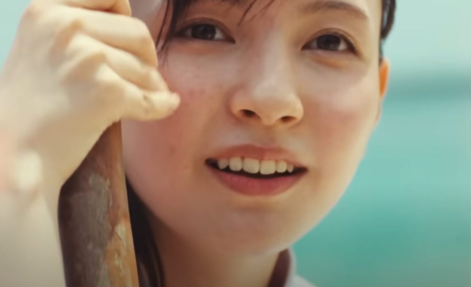 河村ここあさん×片田陽依さん出演 ダイセルの新企業CM「砂浜」篇＆ロケ地情報 - TourismGuideToJapan